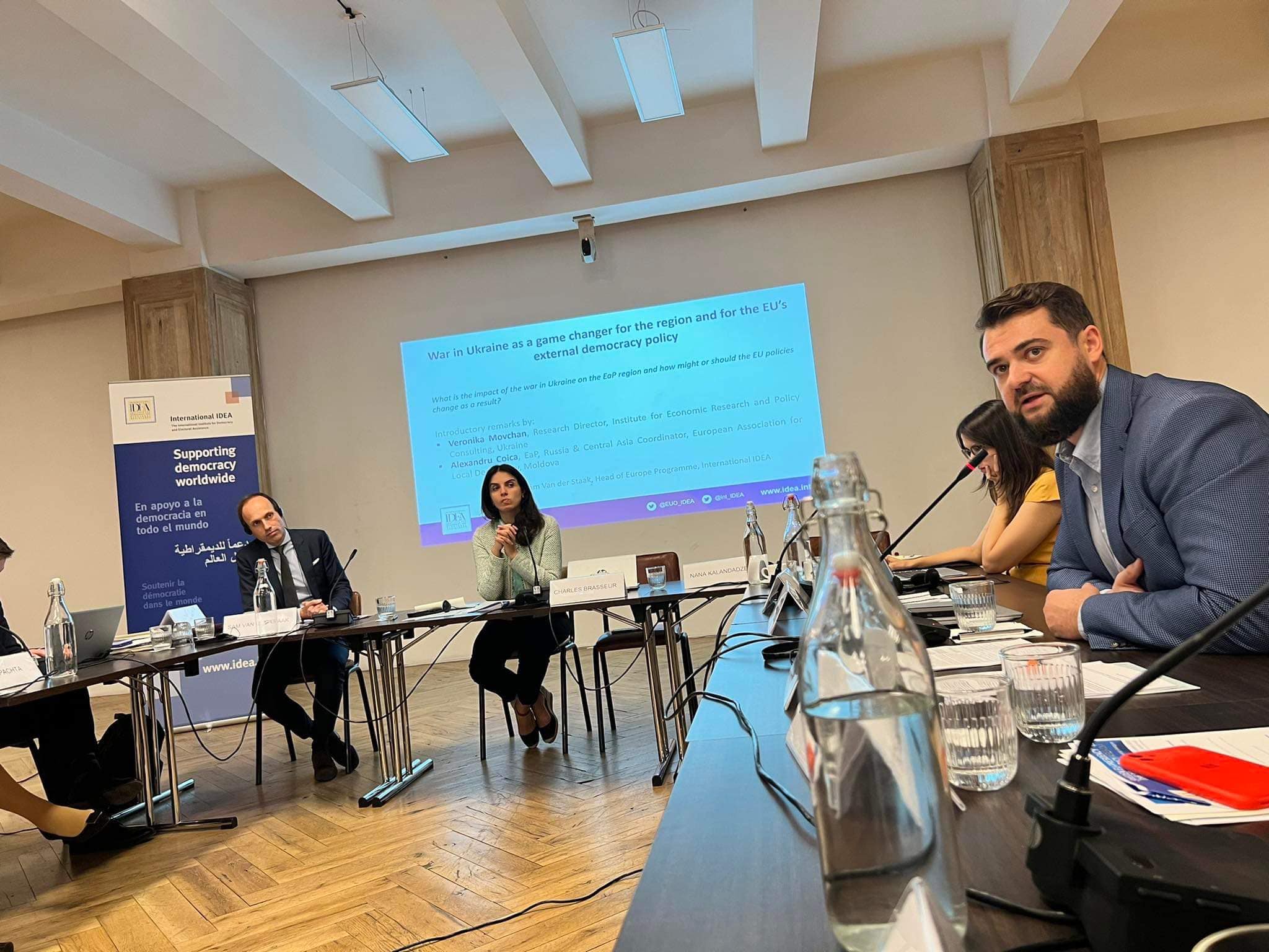 Shaping the future of Eastern Partnership. Together with IDEA International: the democratic ...